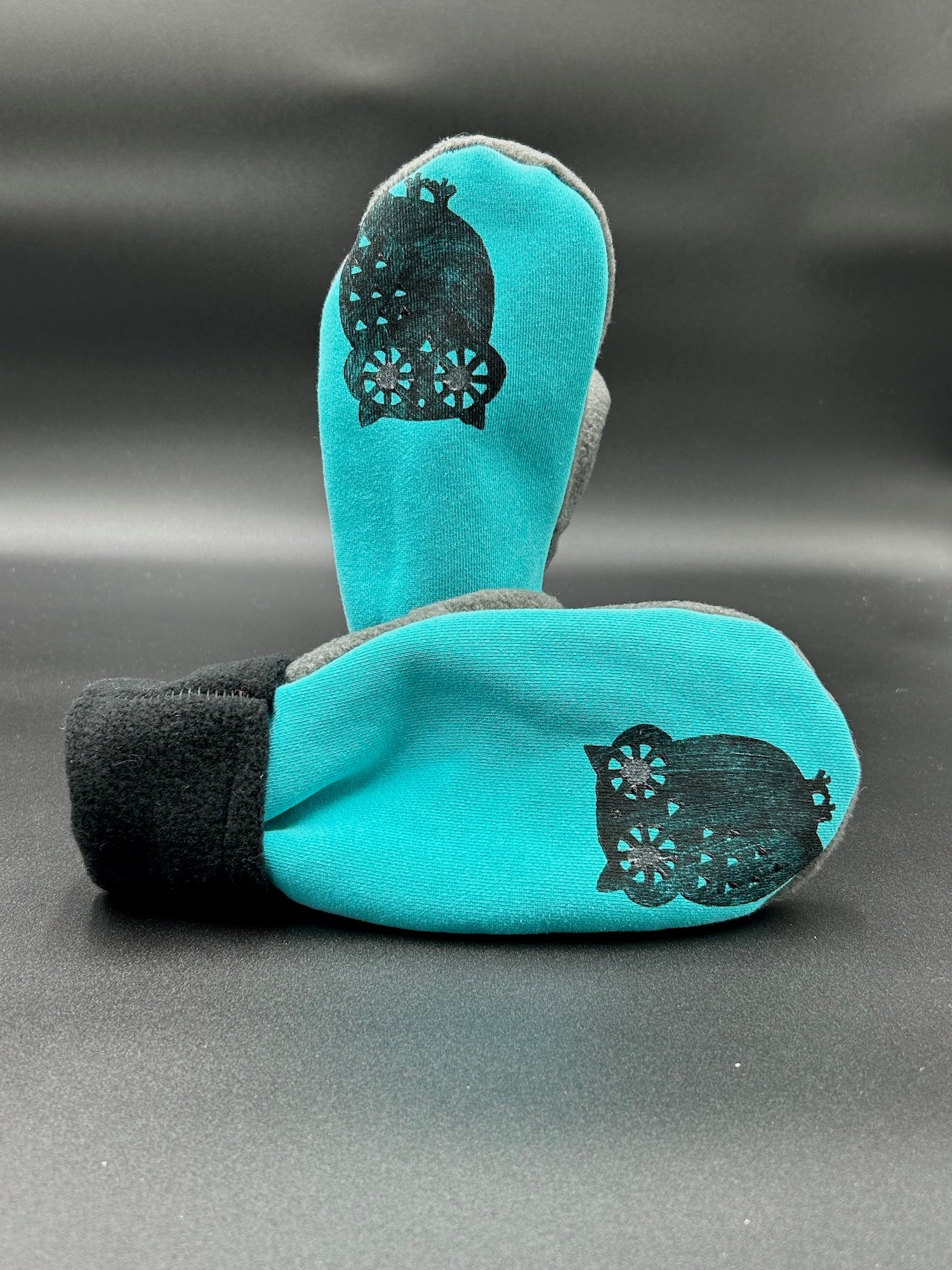 UPCYCLED MITTENS – ALI SZABO